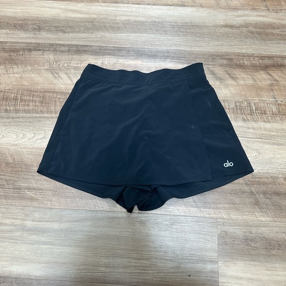 ALO Yoga | Skirts | Alo Yoga Black Mini Skort | Poshmark